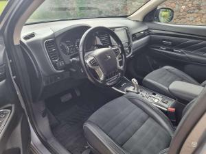 Grey Mitsubishi Outlander 2017 in Alytus, with an engine capacity of 2.00 L and mileage of 126 thousand km for 13500 €, photo 12 on AUTOMOTO.COM.LV