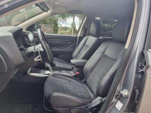 Grey Mitsubishi Outlander 2017 in Alytus, with an engine capacity of 2.00 L and mileage of 126 thousand km for 13500 €, photo 13 on AUTOMOTO.COM.LV