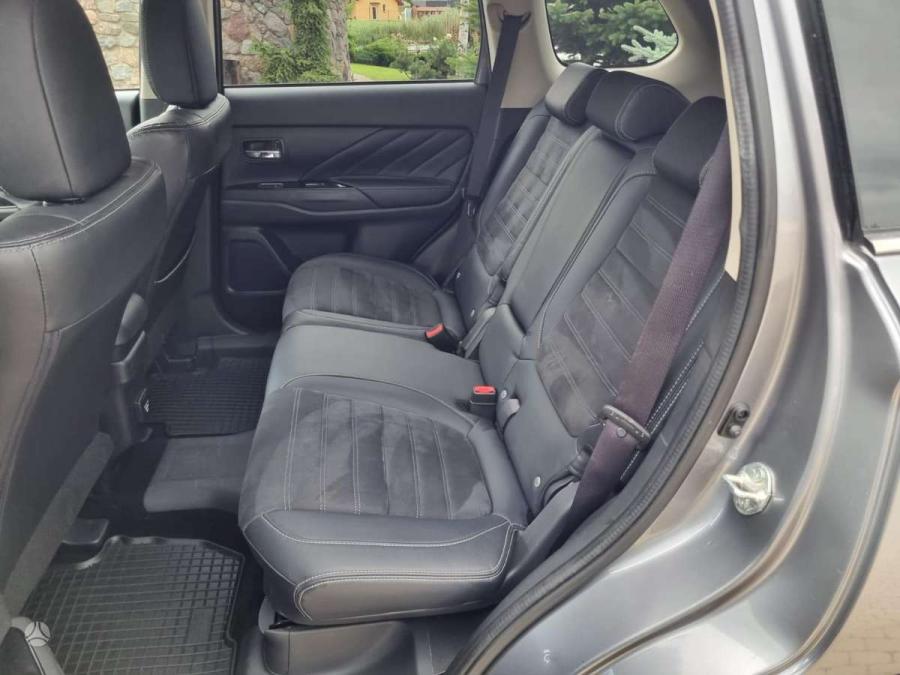 Grey Mitsubishi Outlander 2017 in Alytus, with an engine capacity of 2.00 L and mileage of 126 thousand km for 13500 €, photo 16 on AUTOMOTO.COM.LV