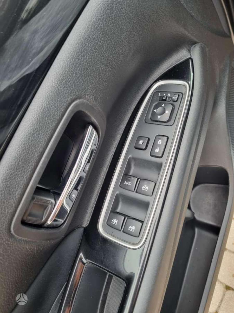 Grey Mitsubishi Outlander 2017 in Alytus, with an engine capacity of 2.00 L and mileage of 126 thousand km for 13500 €, photo 19 on AUTOMOTO.COM.LV