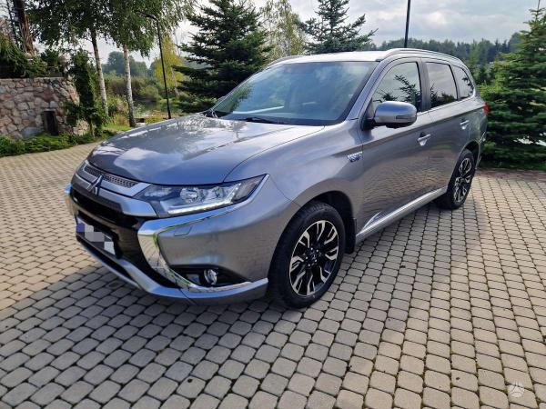 Mitsubishi Outlander 2017 Alīta vietnē Pelēks Mitsubishi Outlander 2017 Alīta, ar dzinēja tilpumu 2.00 L un nobraukumu 126 tūkst. km par 14500 €, foto 4 vietnē AUTOMOTO.COM.LV