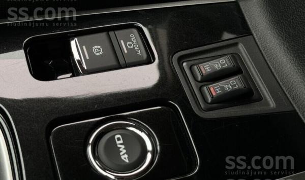 Mitsubishi Outlander 2017 LiepÄja vietnÄ PelÄks Mitsubishi Outlander 2017 LiepÄja, ar dzinÄja tilpumu 2.30 L un nobraukumu 186 tÅ«kst. km par 11500 ā¬, foto 5 vietnÄ AUTOMOTO.COM.LV