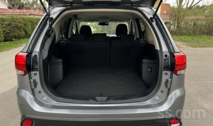 Pelēks Mitsubishi Outlander 2017 Liepāja, ar dzinēja tilpumu 2.30 L un nobraukumu 186 tūkst. km par 11500 €, foto 9 vietnē AUTOMOTO.COM.LV
