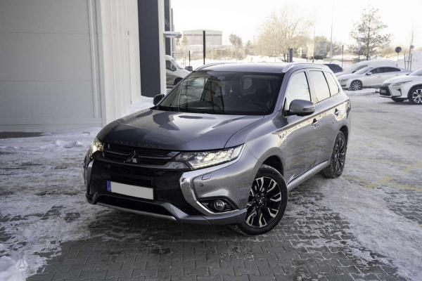 Pelēks Mitsubishi Outlander 2018 Viļņa, ar dzinēja tilpumu 2.00 L un nobraukumu 123 tūkst. km par 16800 €, foto 1 vietnē AUTOMOTO.COM.LV