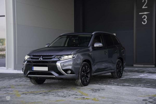 Pelēks Mitsubishi Outlander 2018 Viļņa, ar dzinēja tilpumu 2.00 L un nobraukumu 123 tūkst. km par 16800 €, foto 8 vietnē AUTOMOTO.COM.LV