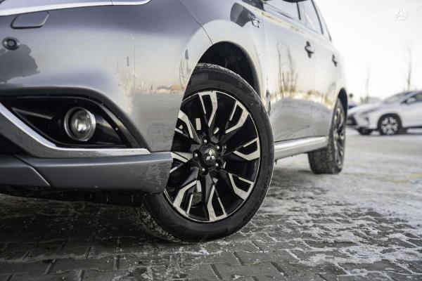 Pelēks Mitsubishi Outlander 2018 Viļņa, ar dzinēja tilpumu 2.00 L un nobraukumu 123 tūkst. km par 16800 €, foto 10 vietnē AUTOMOTO.COM.LV