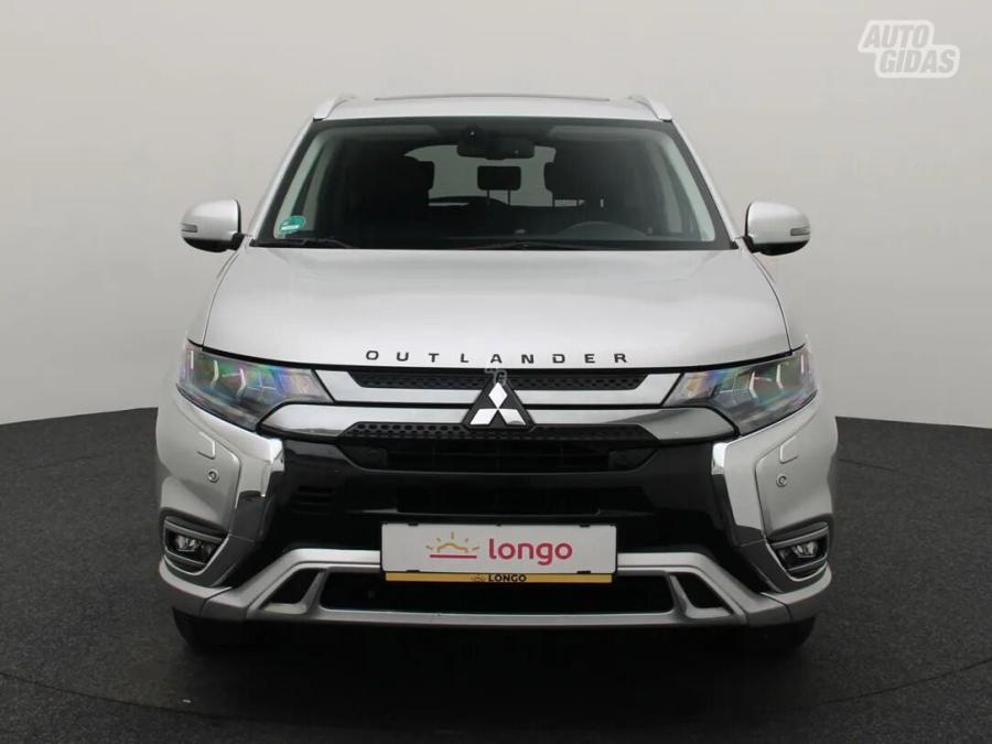 Pelēks Mitsubishi Outlander 2018 Viļņa, ar dzinēja tilpumu 2.40 L un nobraukumu 187 tūkst. km par 16199 €, foto 4 vietnē AUTOMOTO.COM.LV