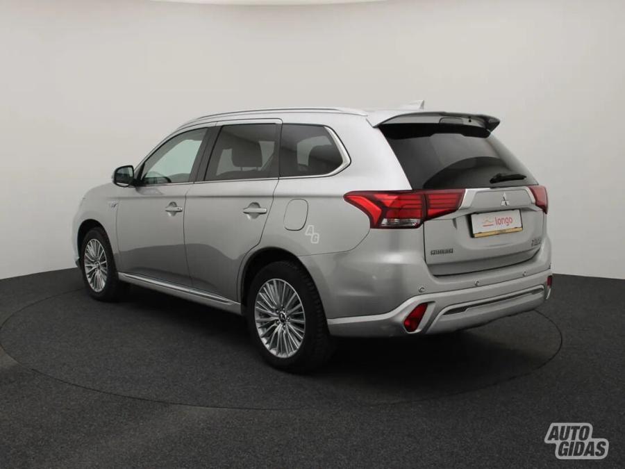 Pelēks Mitsubishi Outlander 2018 Viļņa, ar dzinēja tilpumu 2.40 L un nobraukumu 187 tūkst. km par 16199 €, foto 8 vietnē AUTOMOTO.COM.LV