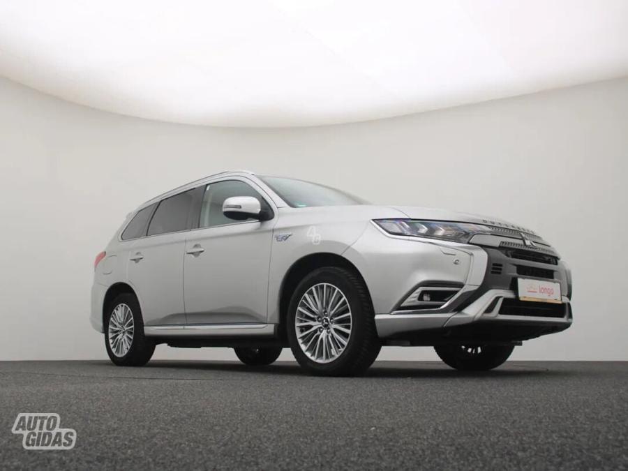 Pelēks Mitsubishi Outlander 2018 Viļņa, ar dzinēja tilpumu 2.40 L un nobraukumu 187 tūkst. km par 16199 €, foto 12 vietnē AUTOMOTO.COM.LV