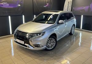 Grey Mitsubishi Outlander 2018 in Avizieniai, with an engine capacity of 2.40 L and mileage of 177 thousand km for 15450 €, photo  on AUTOMOTO.COM.LV