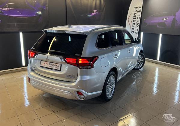 Pelēks Mitsubishi Outlander 2018 Avižieniai, ar dzinēja tilpumu 2.40 L un nobraukumu 177 tūkst. km par 15450 €, foto 2 vietnē AUTOMOTO.COM.LV