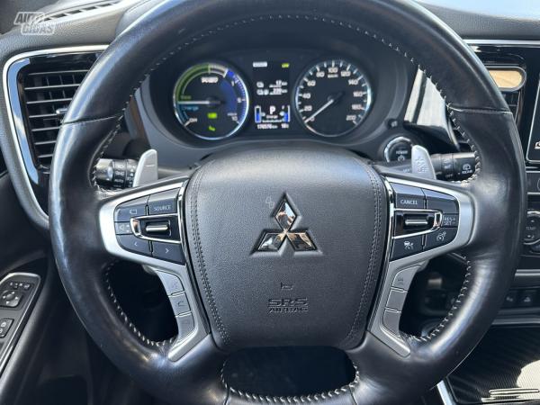 Pelēks Mitsubishi Outlander 2018 Avižieniai, ar dzinēja tilpumu 2.40 L un nobraukumu 177 tūkst. km par 15450 €, foto 6 vietnē AUTOMOTO.COM.LV