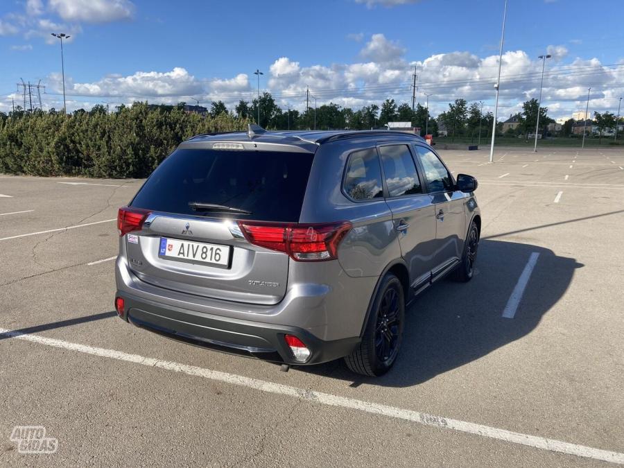 Pelēks Mitsubishi Outlander 2018 Šauļi, ar dzinēja tilpumu 2.40 L un nobraukumu 170 tūkst. km par 13400 €, foto 5 vietnē AUTOMOTO.COM.LV
