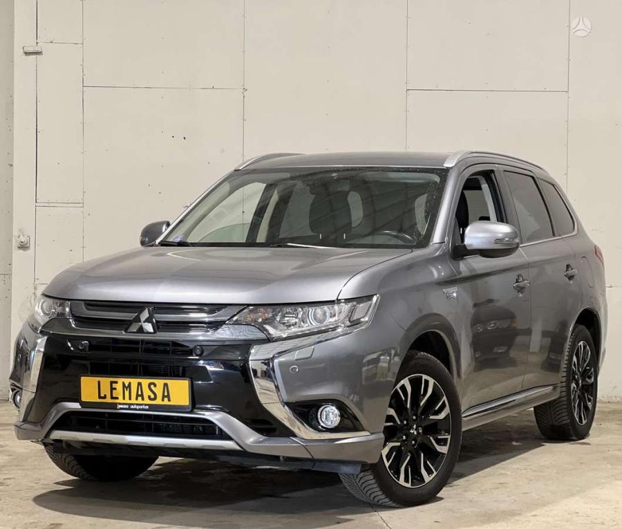 Pelēks Mitsubishi Outlander 2018 Klaipėda, ar dzinēja tilpumu 2.00 L un nobraukumu 137 tūkst. km par 16500 €, foto 1 vietnē AUTOMOTO.COM.LV
