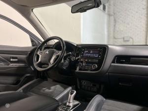 Pelēks Mitsubishi Outlander 2018 Klaipėda, ar dzinēja tilpumu 2.00 L un nobraukumu 137 tūkst. km par 16500 €, foto 7 vietnē AUTOMOTO.COM.LV