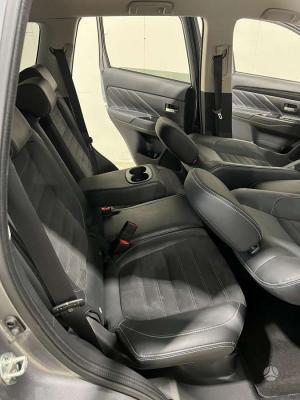 Pelēks Mitsubishi Outlander 2018 Klaipėda, ar dzinēja tilpumu 2.00 L un nobraukumu 137 tūkst. km par 16500 €, foto 8 vietnē AUTOMOTO.COM.LV
