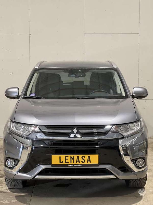 Grey Mitsubishi Outlander 2018 in Klaipeda, with an engine capacity of 2.00 L and mileage of 137 thousand km for 16500 €, photo 9 on AUTOMOTO.COM.LV