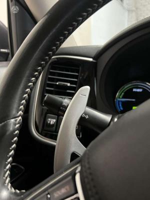 Pelēks Mitsubishi Outlander 2018 Klaipėda, ar dzinēja tilpumu 2.00 L un nobraukumu 137 tūkst. km par 16500 €, foto 13 vietnē AUTOMOTO.COM.LV