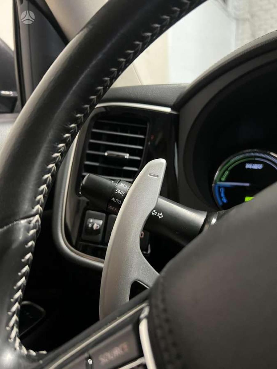 Pelēks Mitsubishi Outlander 2018 Klaipėda, ar dzinēja tilpumu 2.00 L un nobraukumu 137 tūkst. km par 16500 €, foto 13 vietnē AUTOMOTO.COM.LV