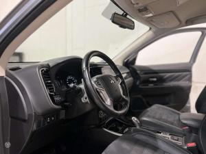 Pelēks Mitsubishi Outlander 2018 Klaipėda, ar dzinēja tilpumu 2.00 L un nobraukumu 137 tūkst. km par 16500 €, foto 16 vietnē AUTOMOTO.COM.LV