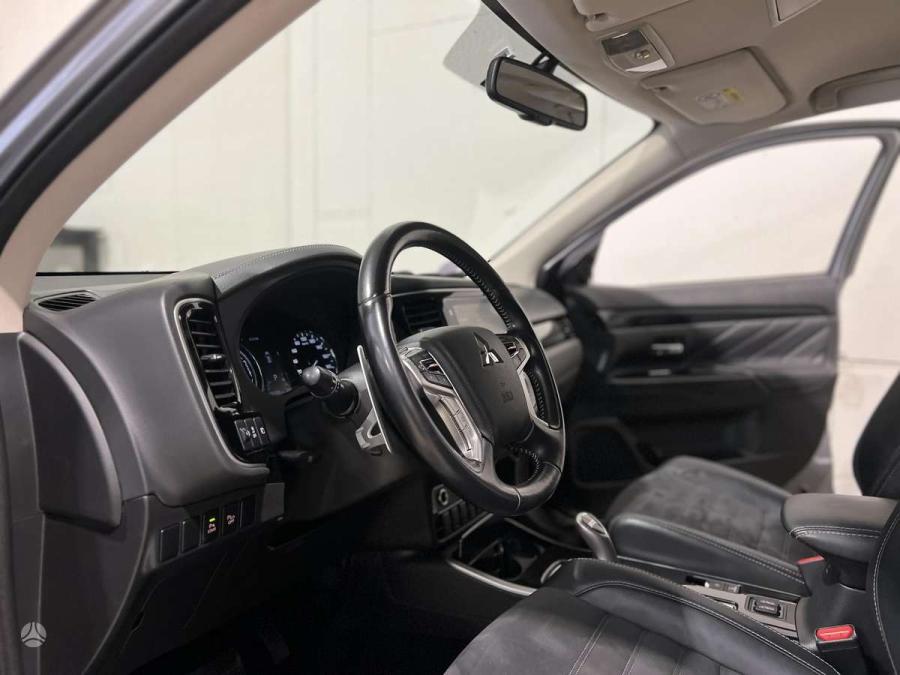 Pelēks Mitsubishi Outlander 2018 Klaipėda, ar dzinēja tilpumu 2.00 L un nobraukumu 137 tūkst. km par 16500 €, foto 16 vietnē AUTOMOTO.COM.LV