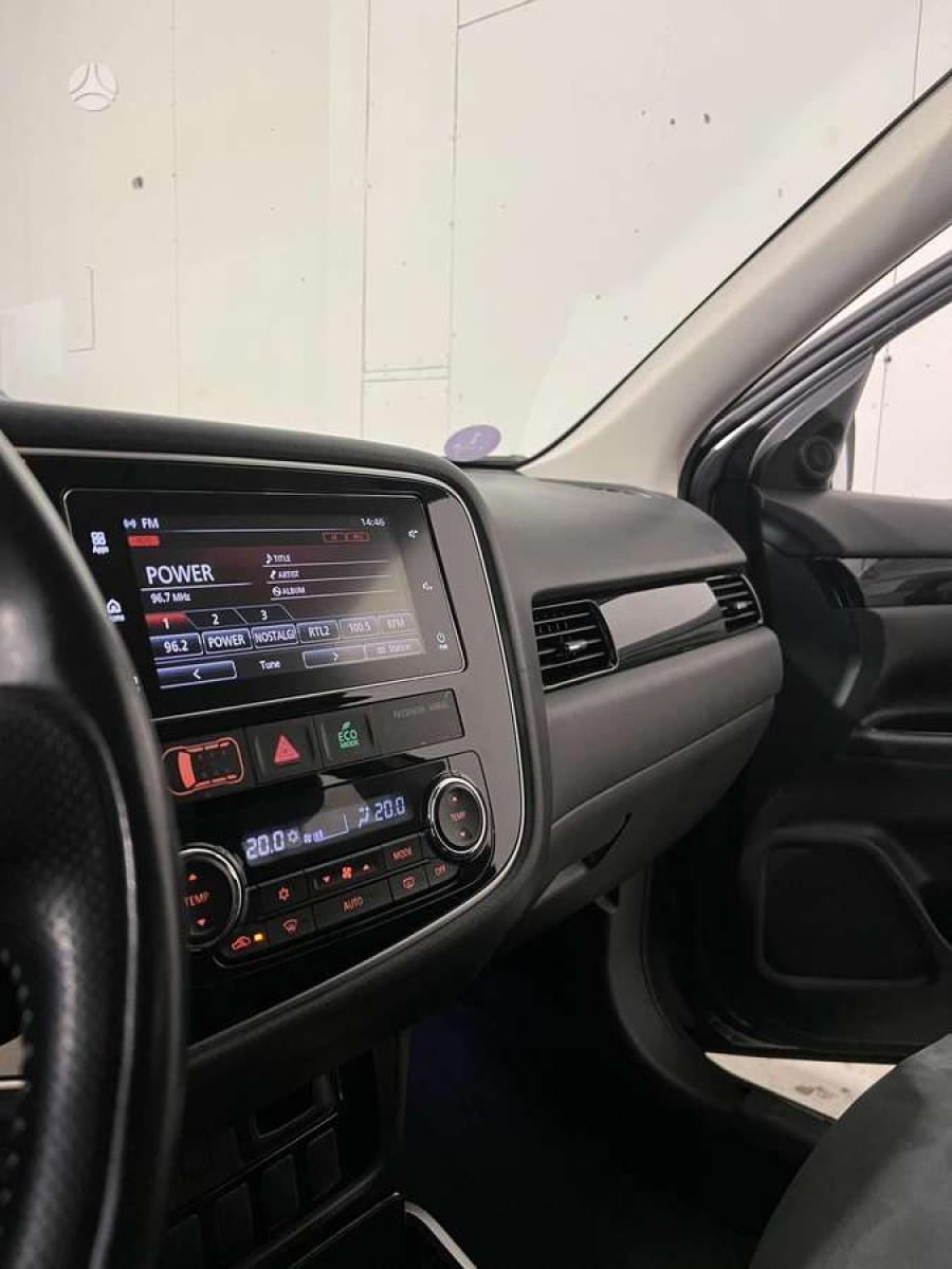 Pelēks Mitsubishi Outlander 2018 Klaipėda, ar dzinēja tilpumu 2.00 L un nobraukumu 137 tūkst. km par 16500 €, foto 17 vietnē AUTOMOTO.COM.LV