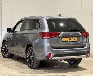 Pelēks Mitsubishi Outlander 2018 Klaipėda, ar dzinēja tilpumu 2.00 L un nobraukumu 137 tūkst. km par 16500 €, foto 19 vietnē AUTOMOTO.COM.LV