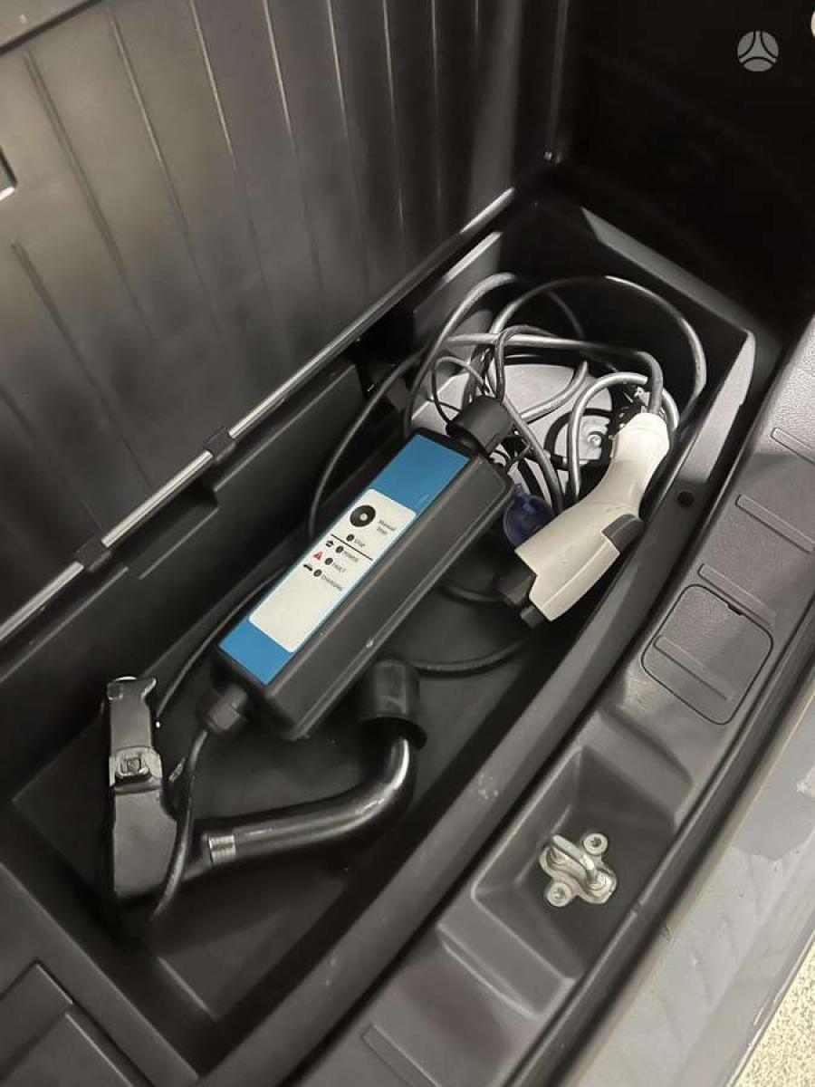 Pelēks Mitsubishi Outlander 2018 Klaipėda, ar dzinēja tilpumu 2.00 L un nobraukumu 137 tūkst. km par 16500 €, foto 21 vietnē AUTOMOTO.COM.LV
