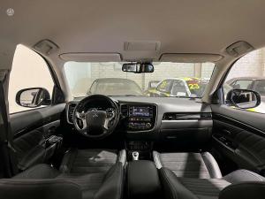 Pelēks Mitsubishi Outlander 2018 Klaipėda, ar dzinēja tilpumu 2.00 L un nobraukumu 137 tūkst. km par 16500 €, foto 24 vietnē AUTOMOTO.COM.LV
