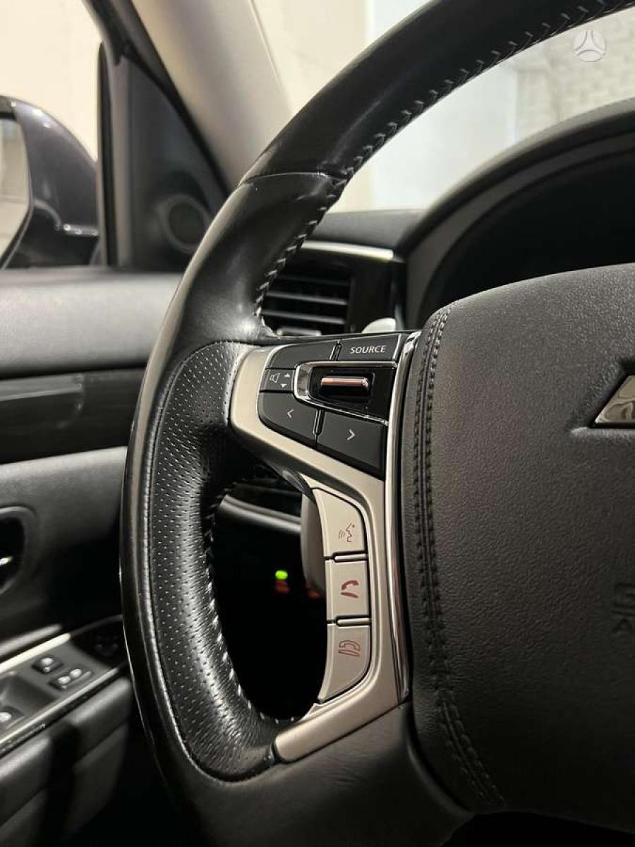 Pelēks Mitsubishi Outlander 2018 Klaipėda, ar dzinēja tilpumu 2.00 L un nobraukumu 137 tūkst. km par 16500 €, foto 32 vietnē AUTOMOTO.COM.LV