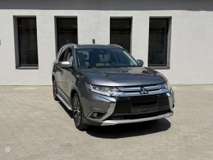 Grey Mitsubishi Outlander 2018 in Kaunas, with an engine capacity of 2.00 L and mileage of 196 thousand km for 10400 €, photo  on AUTOMOTO.COM.LV