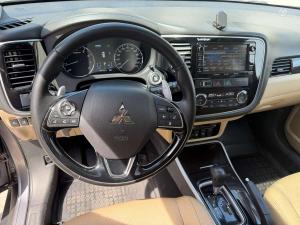 Pelēks Mitsubishi Outlander 2018 Kauņa, ar dzinēja tilpumu 2.00 L un nobraukumu 196 tūkst. km par 10400 €, foto 13 vietnē AUTOMOTO.COM.LV