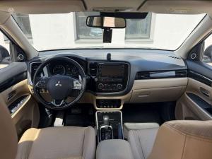 Pelēks Mitsubishi Outlander 2018 Kauņa, ar dzinēja tilpumu 2.00 L un nobraukumu 196 tūkst. km par 10400 €, foto 14 vietnē AUTOMOTO.COM.LV