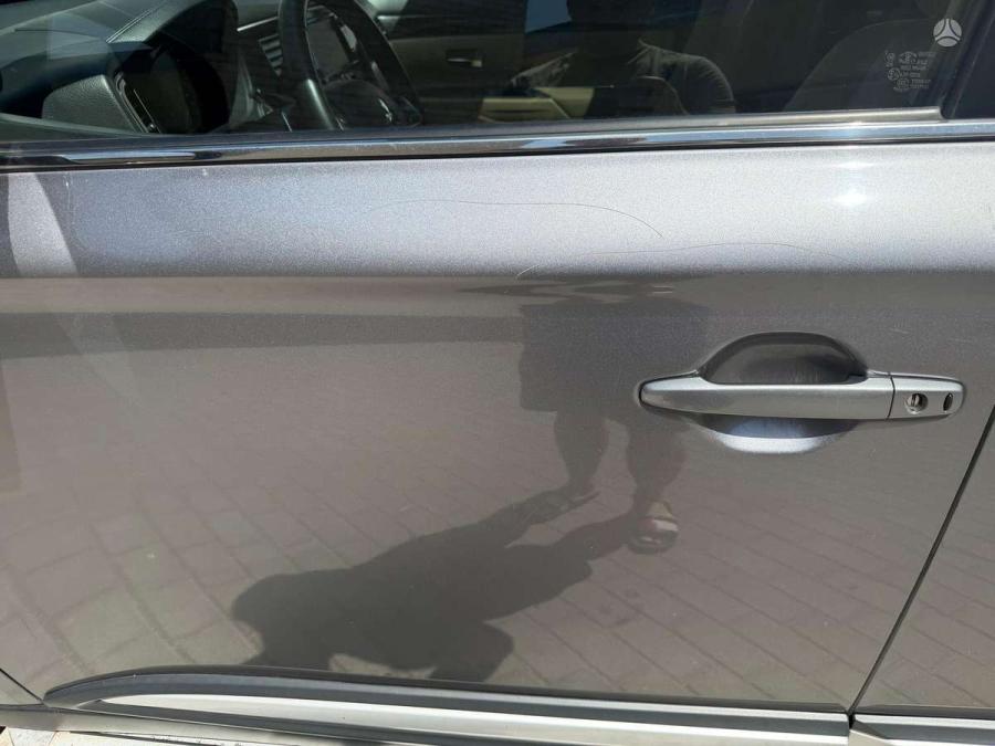Pelēks Mitsubishi Outlander 2018 Kauņa, ar dzinēja tilpumu 2.00 L un nobraukumu 196 tūkst. km par 10400 €, foto 28 vietnē AUTOMOTO.COM.LV