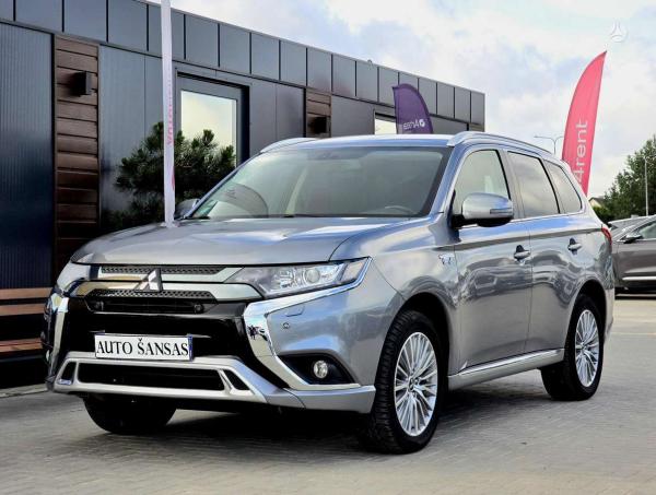 Pelēks Mitsubishi Outlander 2018 Tauragė, ar dzinēja tilpumu 2.40 L un nobraukumu 126 tūkst. km par 15900 €, foto 2 vietnē AUTOMOTO.COM.LV