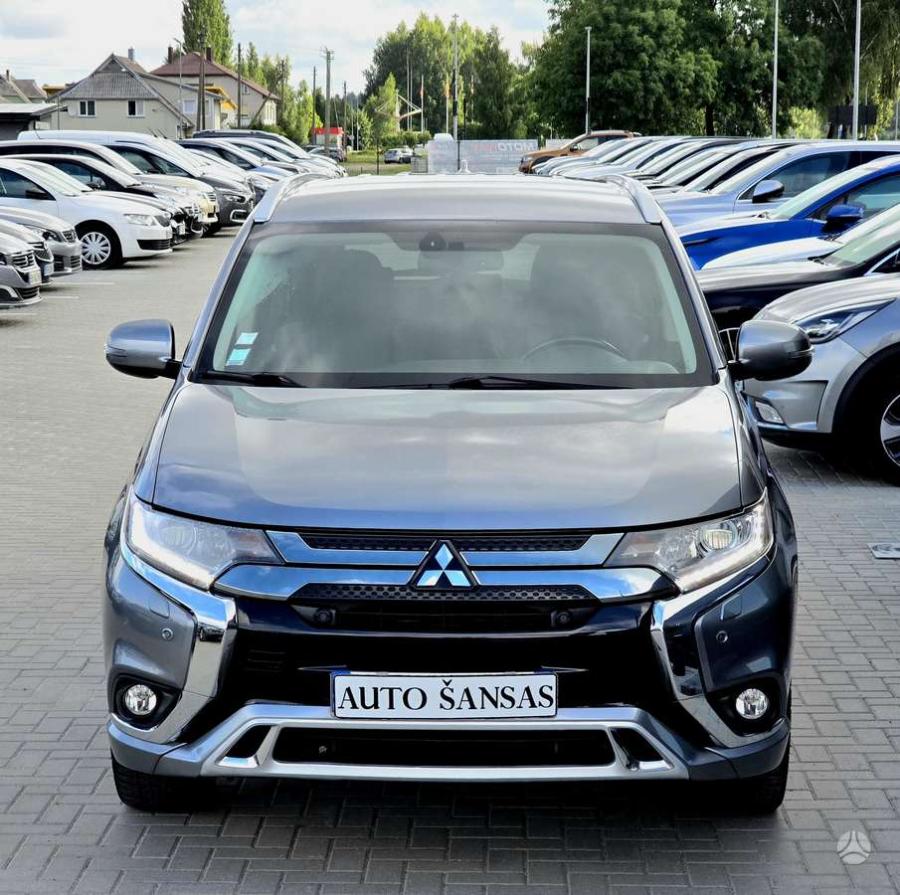 Pelēks Mitsubishi Outlander 2018 Tauragė, ar dzinēja tilpumu 2.40 L un nobraukumu 126 tūkst. km par 15900 €, foto 5 vietnē AUTOMOTO.COM.LV