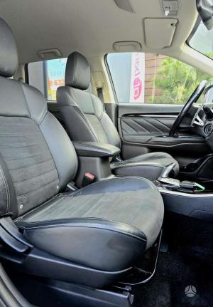Pelēks Mitsubishi Outlander 2018 Tauragė, ar dzinēja tilpumu 2.40 L un nobraukumu 126 tūkst. km par 15900 €, foto 22 vietnē AUTOMOTO.COM.LV