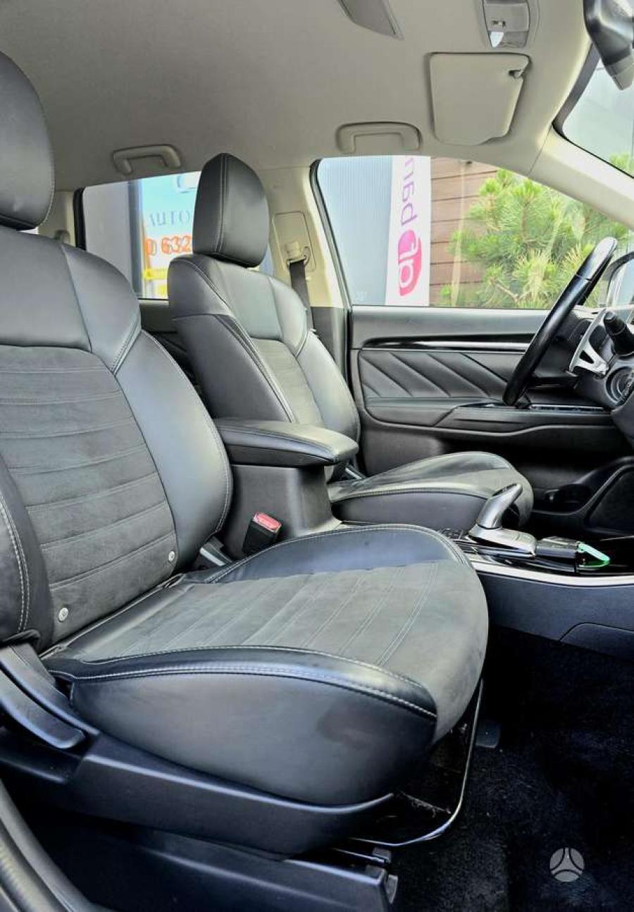 Pelēks Mitsubishi Outlander 2018 Tauragė, ar dzinēja tilpumu 2.40 L un nobraukumu 126 tūkst. km par 15900 €, foto 22 vietnē AUTOMOTO.COM.LV