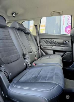 Pelēks Mitsubishi Outlander 2018 Tauragė, ar dzinēja tilpumu 2.40 L un nobraukumu 126 tūkst. km par 15900 €, foto 25 vietnē AUTOMOTO.COM.LV