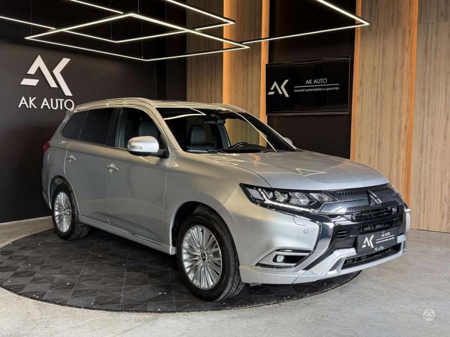 Pelēks Mitsubishi Outlander 2018 Kauņa, ar dzinēja tilpumu 2.36 L un nobraukumu 169 tūkst. km par 16990 €, foto 3 vietnē AUTOMOTO.COM.LV