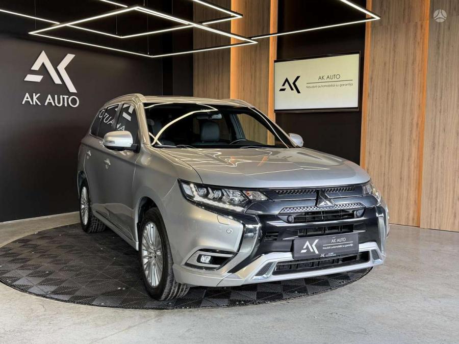 Pelēks Mitsubishi Outlander 2018 Kauņa, ar dzinēja tilpumu 2.36 L un nobraukumu 169 tūkst. km par 16990 €, foto 4 vietnē AUTOMOTO.COM.LV