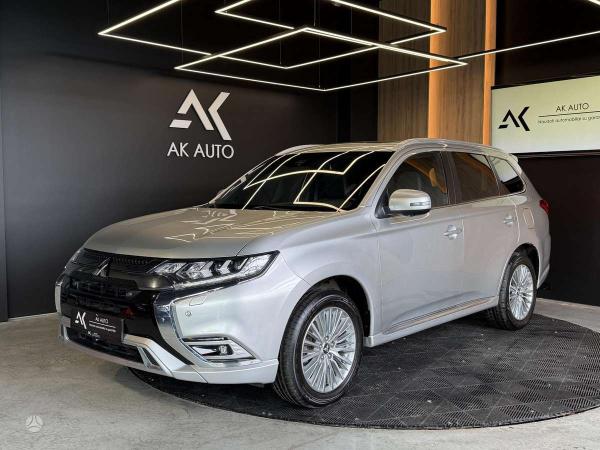 Grey Mitsubishi Outlander 2018 in Kaunas, with an engine capacity of 2.36 L and mileage of 169 thousand km for 16990 €, photo 6 on AUTOMOTO.COM.LV