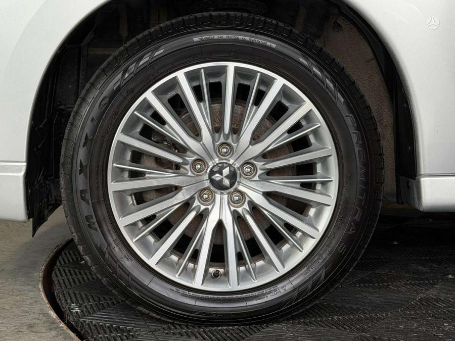 Pelēks Mitsubishi Outlander 2018 Kauņa, ar dzinēja tilpumu 2.36 L un nobraukumu 169 tūkst. km par 16990 €, foto 8 vietnē AUTOMOTO.COM.LV
