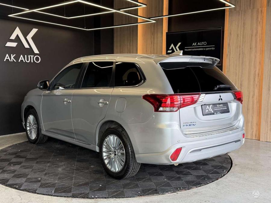 Pelēks Mitsubishi Outlander 2018 Kauņa, ar dzinēja tilpumu 2.36 L un nobraukumu 169 tūkst. km par 16990 €, foto 9 vietnē AUTOMOTO.COM.LV