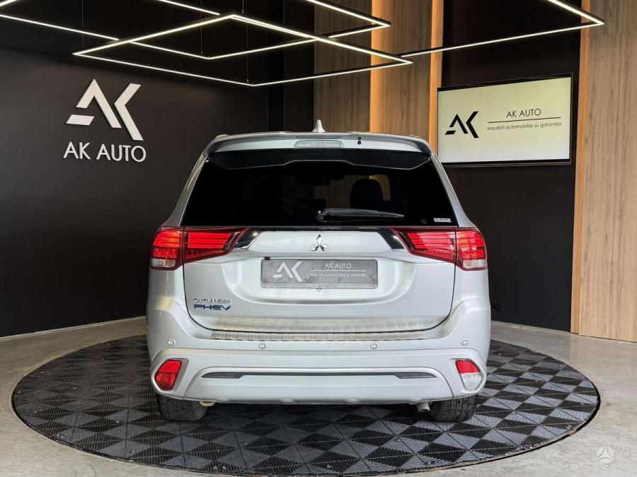Pelēks Mitsubishi Outlander 2018 Kauņa, ar dzinēja tilpumu 2.36 L un nobraukumu 169 tūkst. km par 16990 €, foto 11 vietnē AUTOMOTO.COM.LV