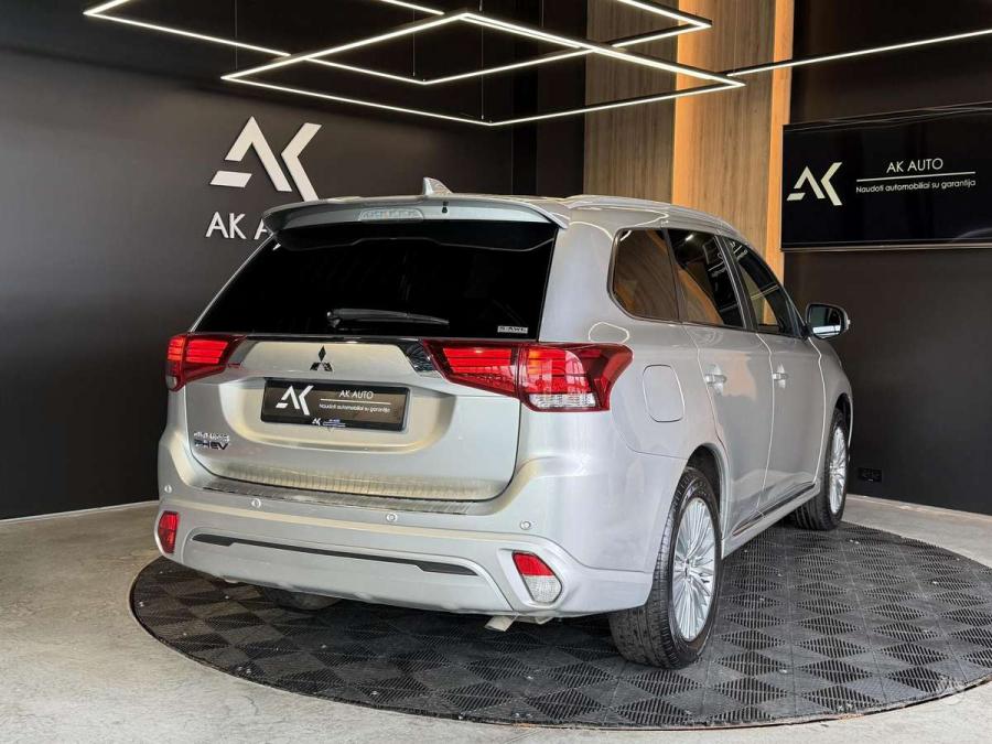 Pelēks Mitsubishi Outlander 2018 Kauņa, ar dzinēja tilpumu 2.36 L un nobraukumu 169 tūkst. km par 16990 €, foto 12 vietnē AUTOMOTO.COM.LV