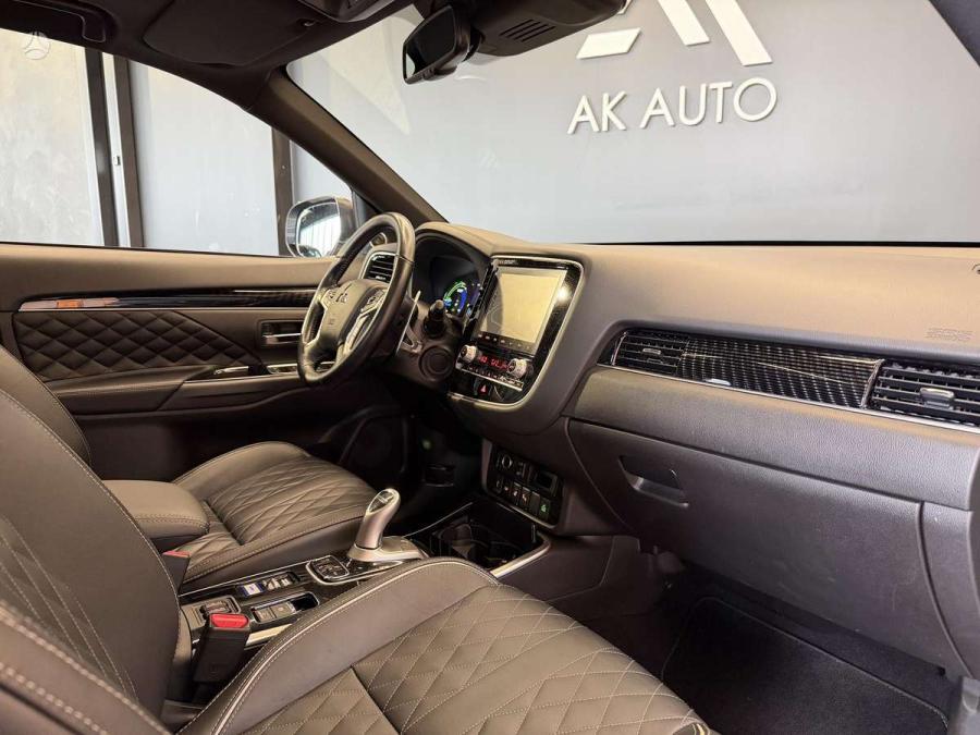 Pelēks Mitsubishi Outlander 2018 Kauņa, ar dzinēja tilpumu 2.36 L un nobraukumu 169 tūkst. km par 16990 €, foto 15 vietnē AUTOMOTO.COM.LV