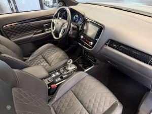 Pelēks Mitsubishi Outlander 2018 Kauņa, ar dzinēja tilpumu 2.36 L un nobraukumu 169 tūkst. km par 16990 €, foto 16 vietnē AUTOMOTO.COM.LV