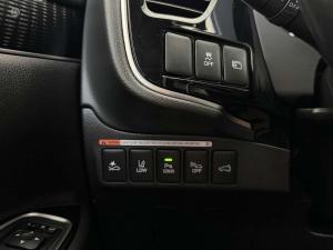 Pelēks Mitsubishi Outlander 2018 Kauņa, ar dzinēja tilpumu 2.36 L un nobraukumu 169 tūkst. km par 16990 €, foto 19 vietnē AUTOMOTO.COM.LV