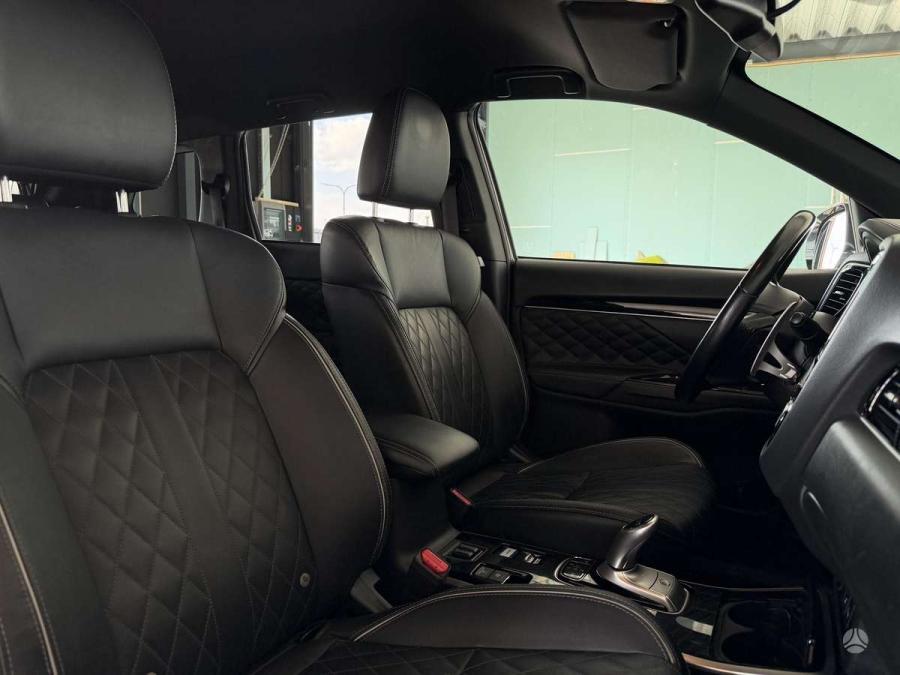 Pelēks Mitsubishi Outlander 2018 Kauņa, ar dzinēja tilpumu 2.36 L un nobraukumu 169 tūkst. km par 16990 €, foto 20 vietnē AUTOMOTO.COM.LV